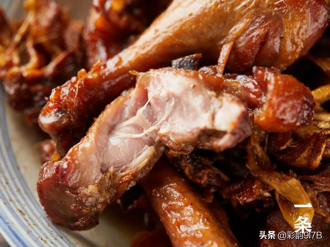 Authentic southern Fujian ginger duck, slow-cooked in an ancient ...