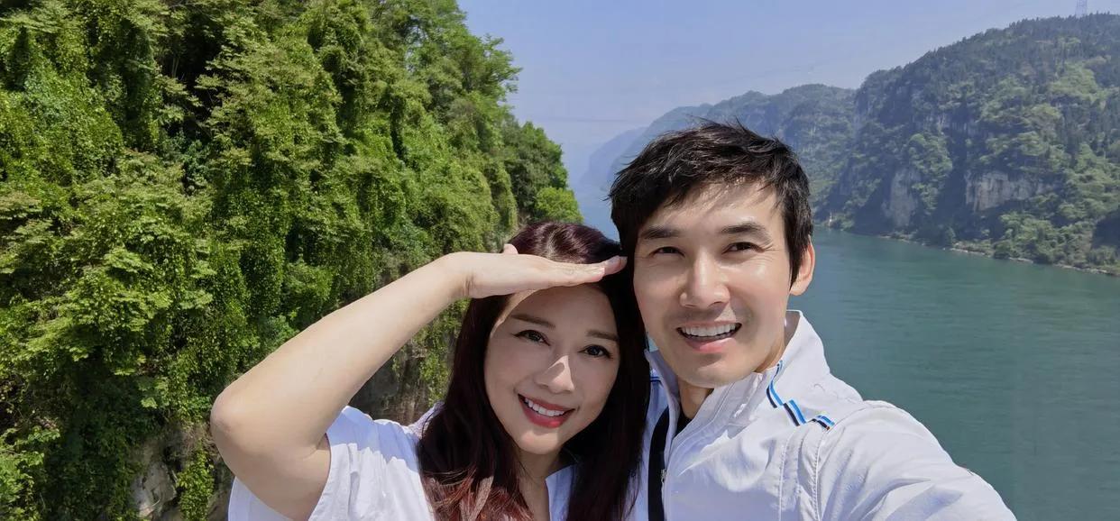 Chen Songling's family of four went on a trip, and it was all pictures ...