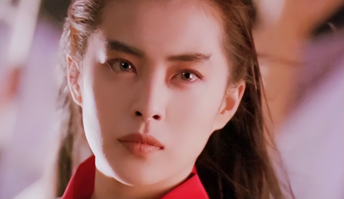 Qu Ying: Many years ago, it was just a group performer next to Wang ...