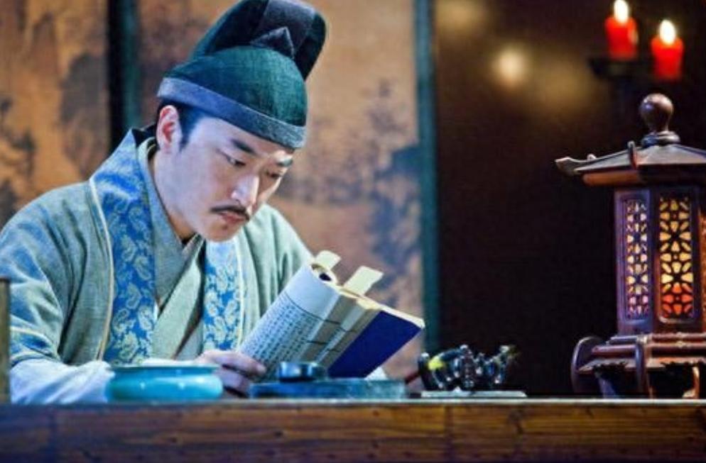 When Zhao Kuangyin released his military power with a glass of wine, he ...