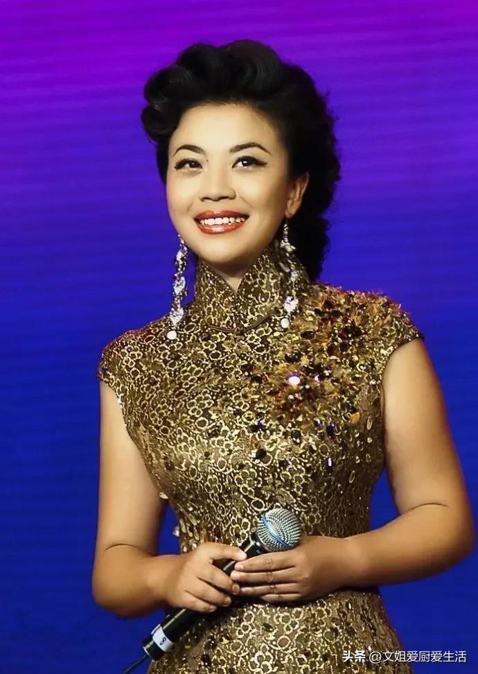 Soprano singer Zhang Ye's elegant and sweet singing voice, do you like ...