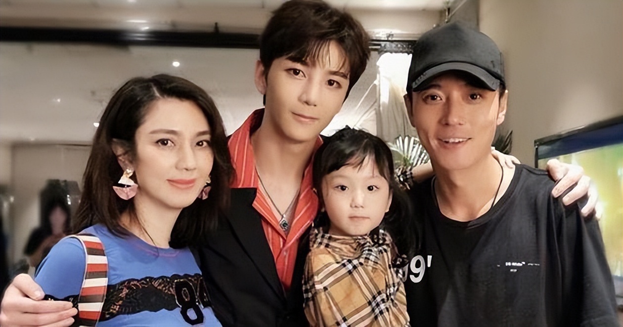 Hung Xin and Zhang Danfeng officially announced their divorce, "Gossip Little Three" Bi Ying ...