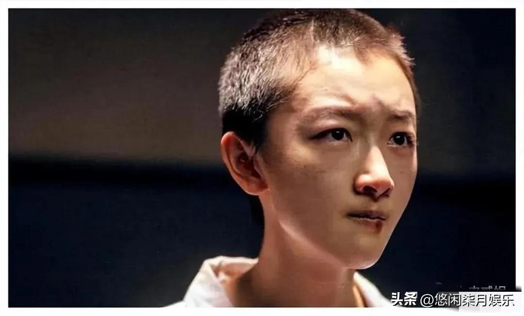 On the night of the Beijing Film Festival, Zhou Dongyu's status and ...