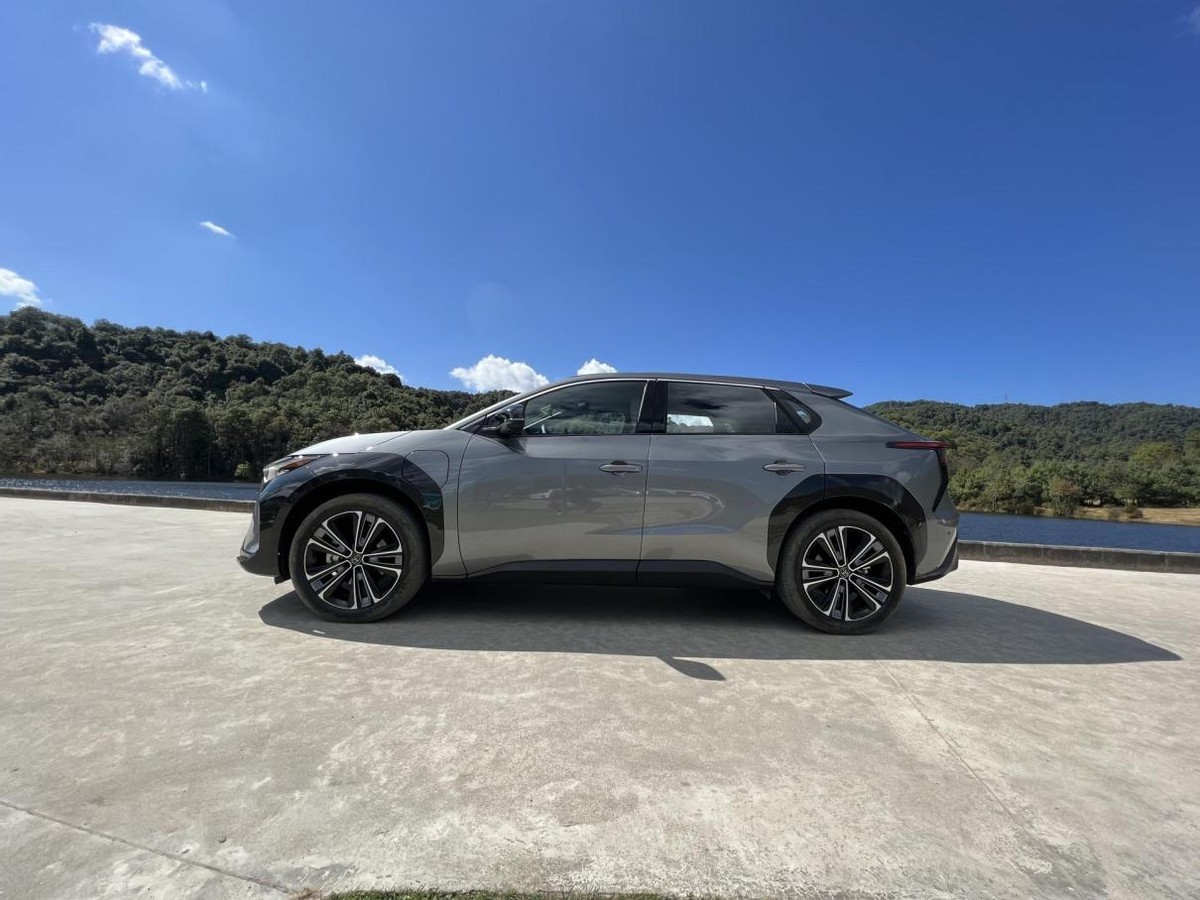 What flavor is the pure electric vehicle bZ4X made by Toyota? - iNEWS