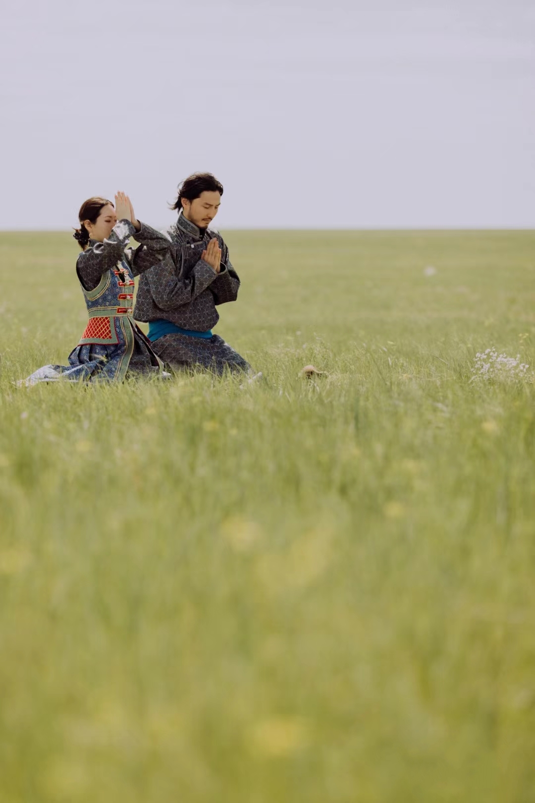 The daughter of the auspicious three treasures and her newlywed husband ...