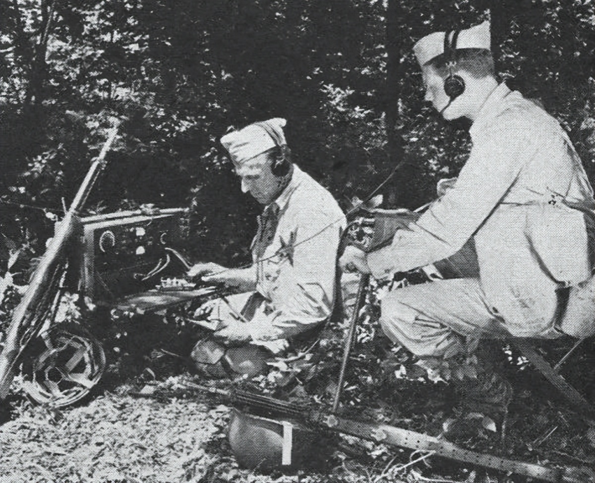 Back to the radio era during World War II: The US Army Normandy Landing ...