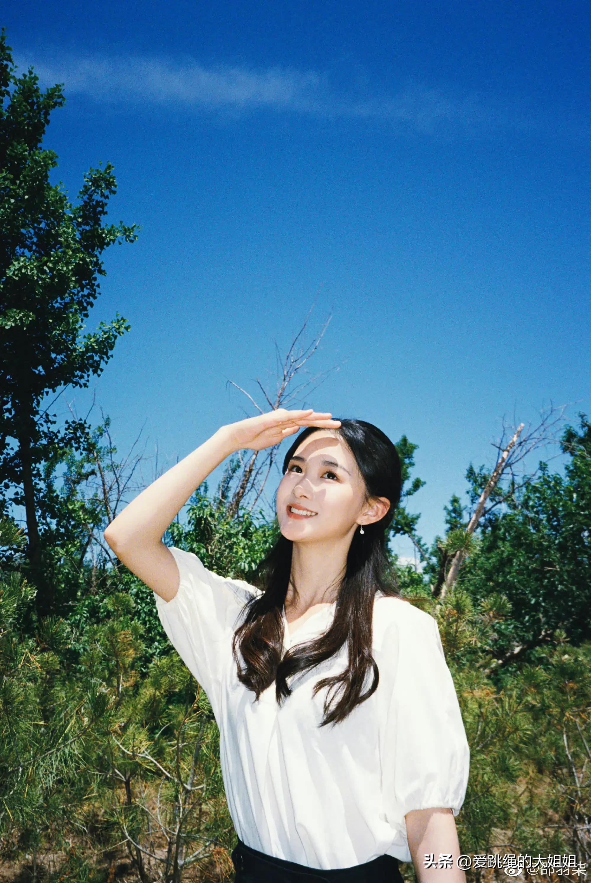 The most beautiful stewardess Li Yuheng, and the newcomer Shao Yuqi is out of the circle - iNEWS