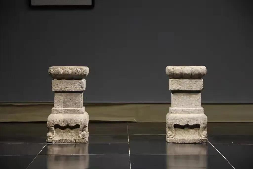 A pair of column bases, beautiful and straight in shape, simple and ...
