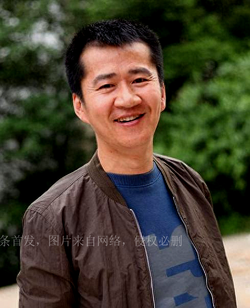 Actor Li Jiaming had a banquet in the countryside and packed hard ...