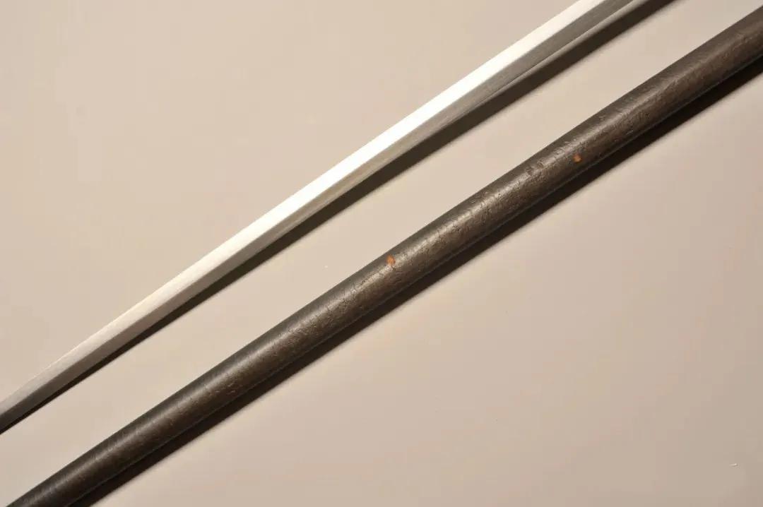 Comparison of Meiji civil servants' ceremonial swords and Qing Dynasty ...
