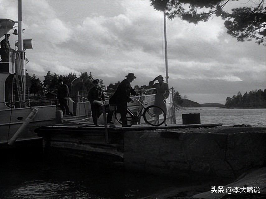 The use of light and shadow and lens composition in the movie "Summer ...