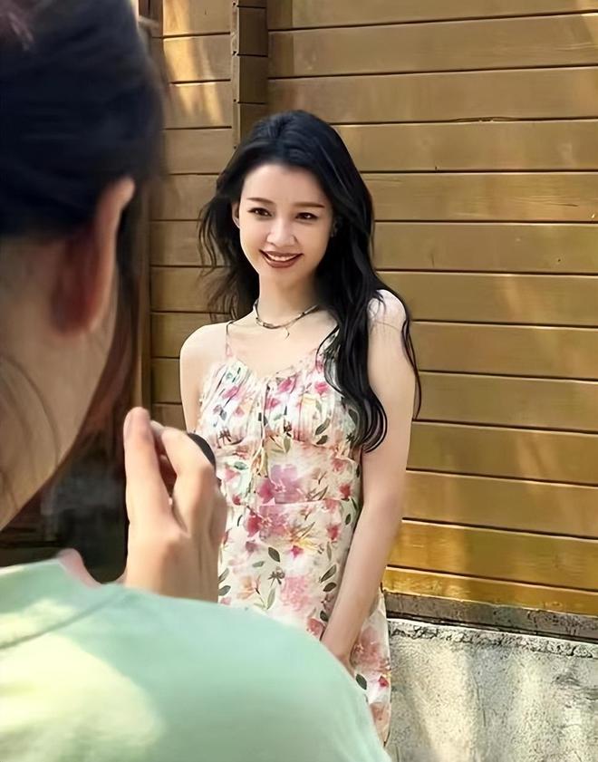 Sun Yi is also good at dressing, right? A lively "peach" beauty - iNEWS