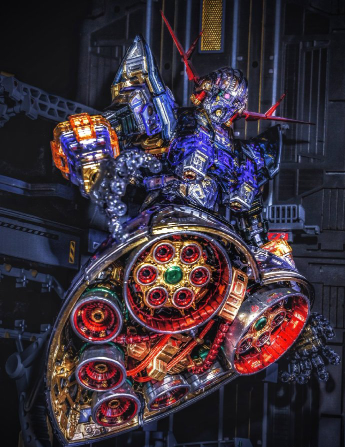 Full of personality, Gundam model transparent limited kit - iMedia