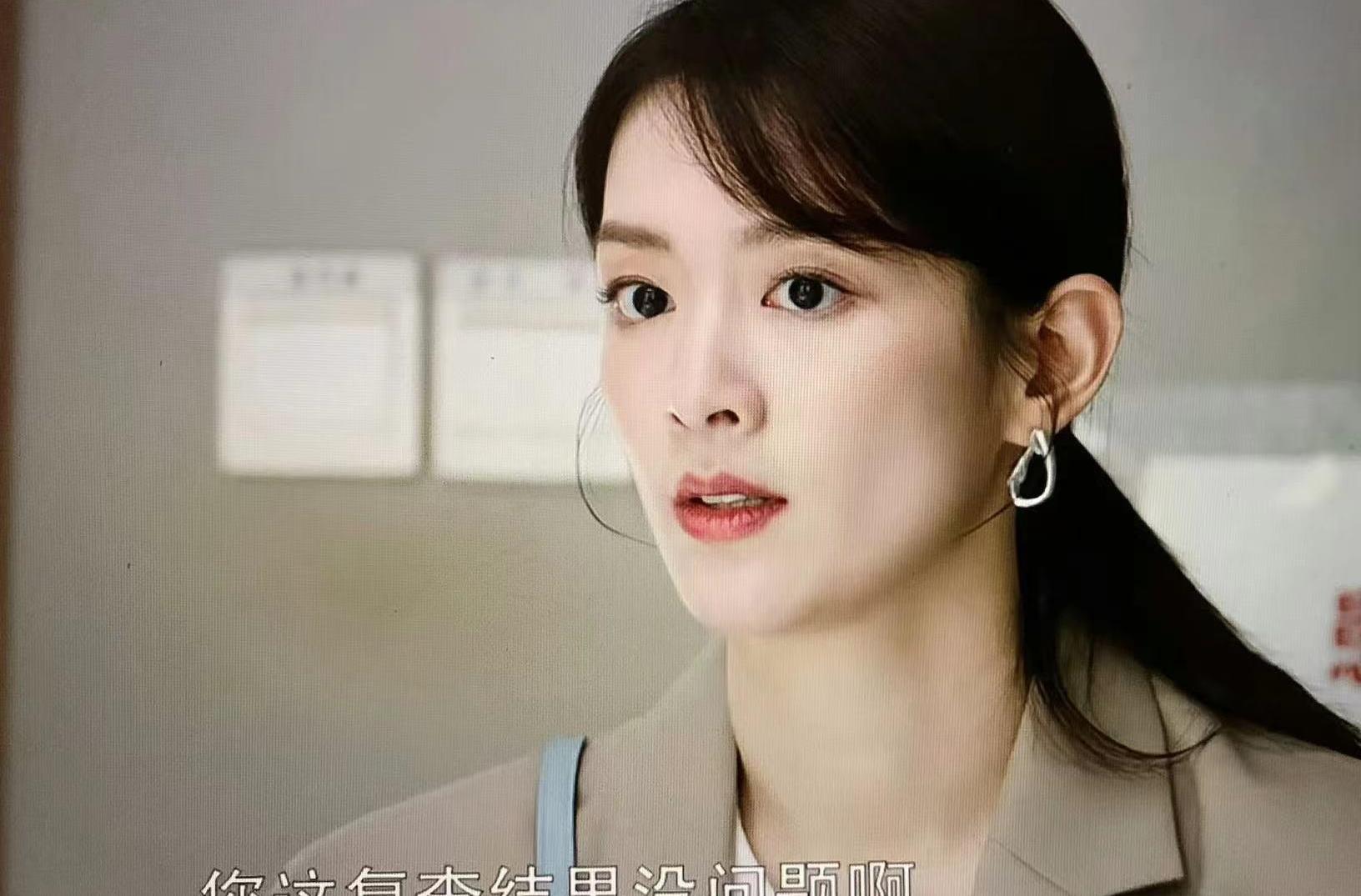 "Ask the Heart": Zhao Youting, who escaped the "plastic surgery" acting ...