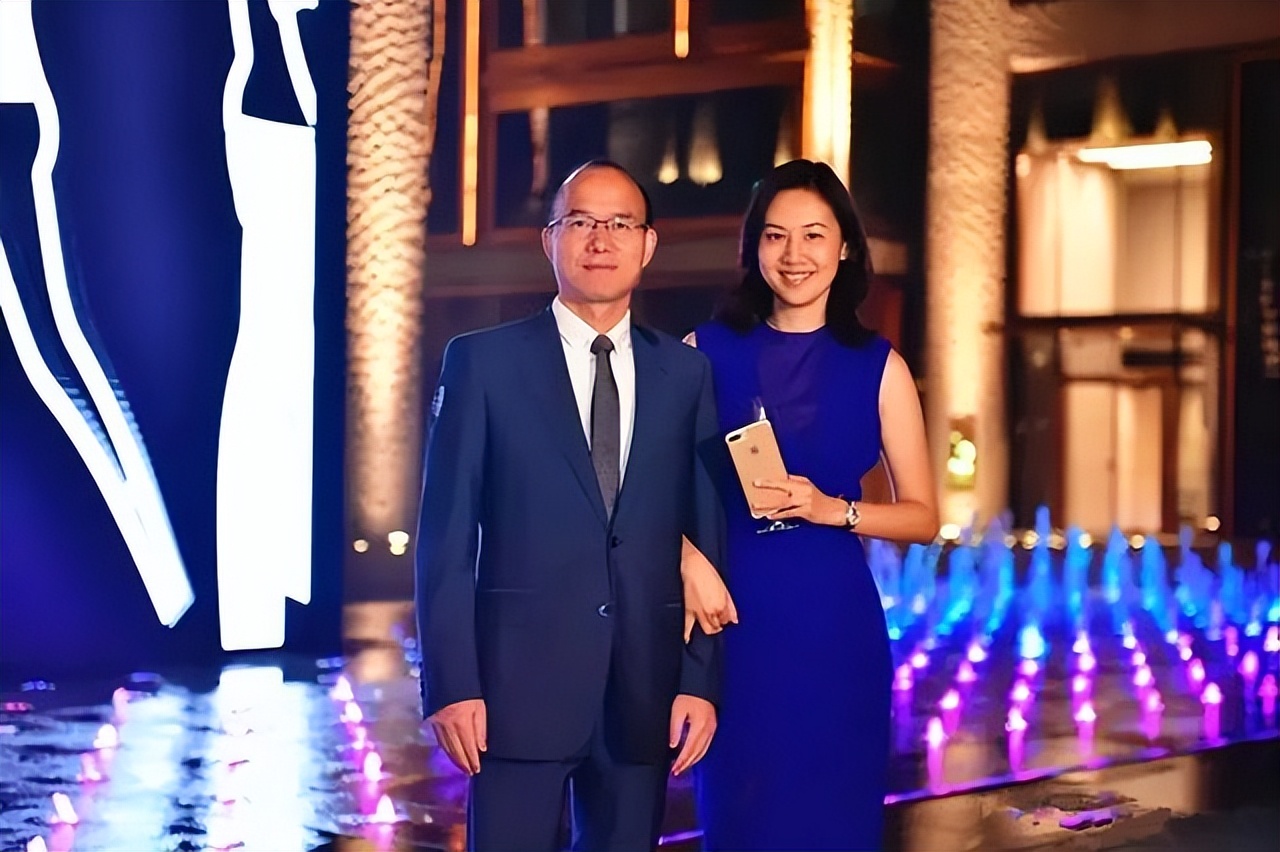 Host Wang Jinyuan: Married to Guo Guangchang, a rich man who is 4 years ...