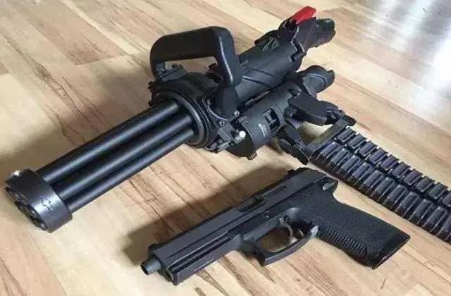 With a rate of fire of 10,000 bullets per minute, the world's smallest ...