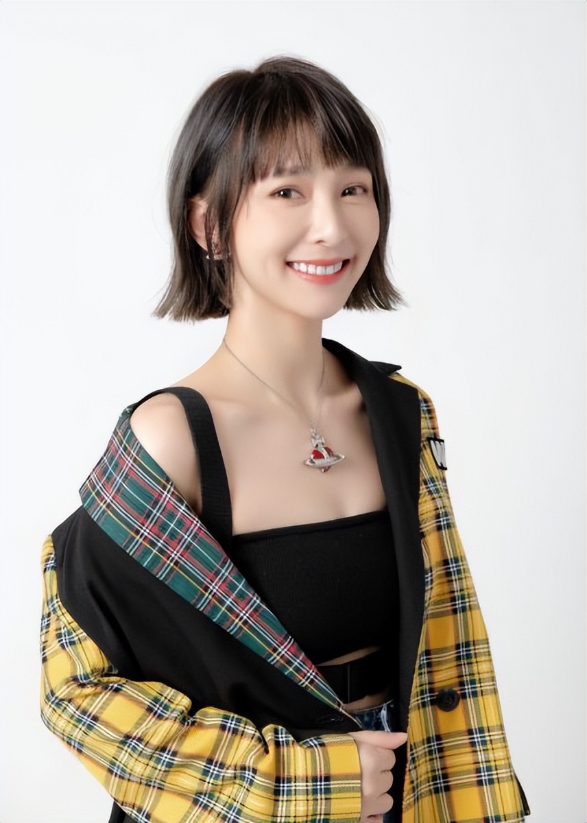 Charity Ambassador Show Luo participated in the annual "Stars Shine in ...