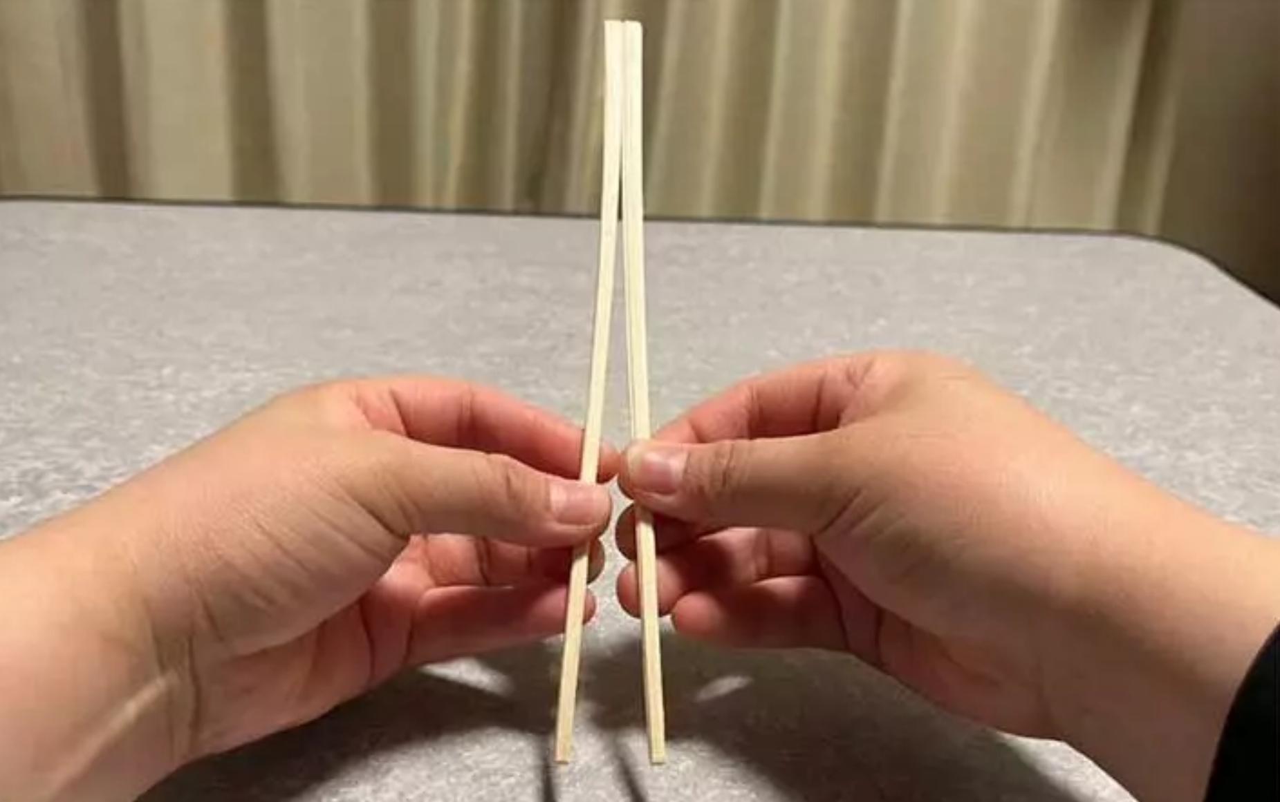 Disposable chopsticks are always uneven after opening? Share a simple ...