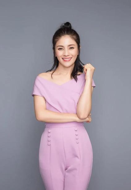 Beautiful and generous - Hu Ke - iNEWS