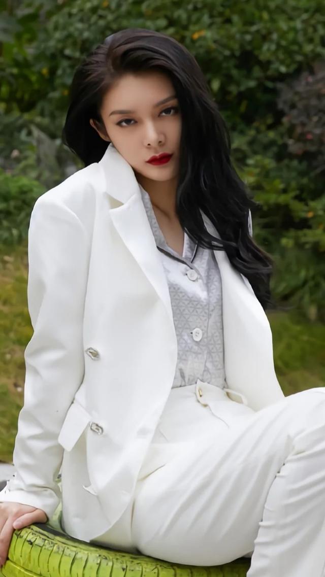 Mingyang Entertainment—Beauty Star—Fu Jing - iMedia