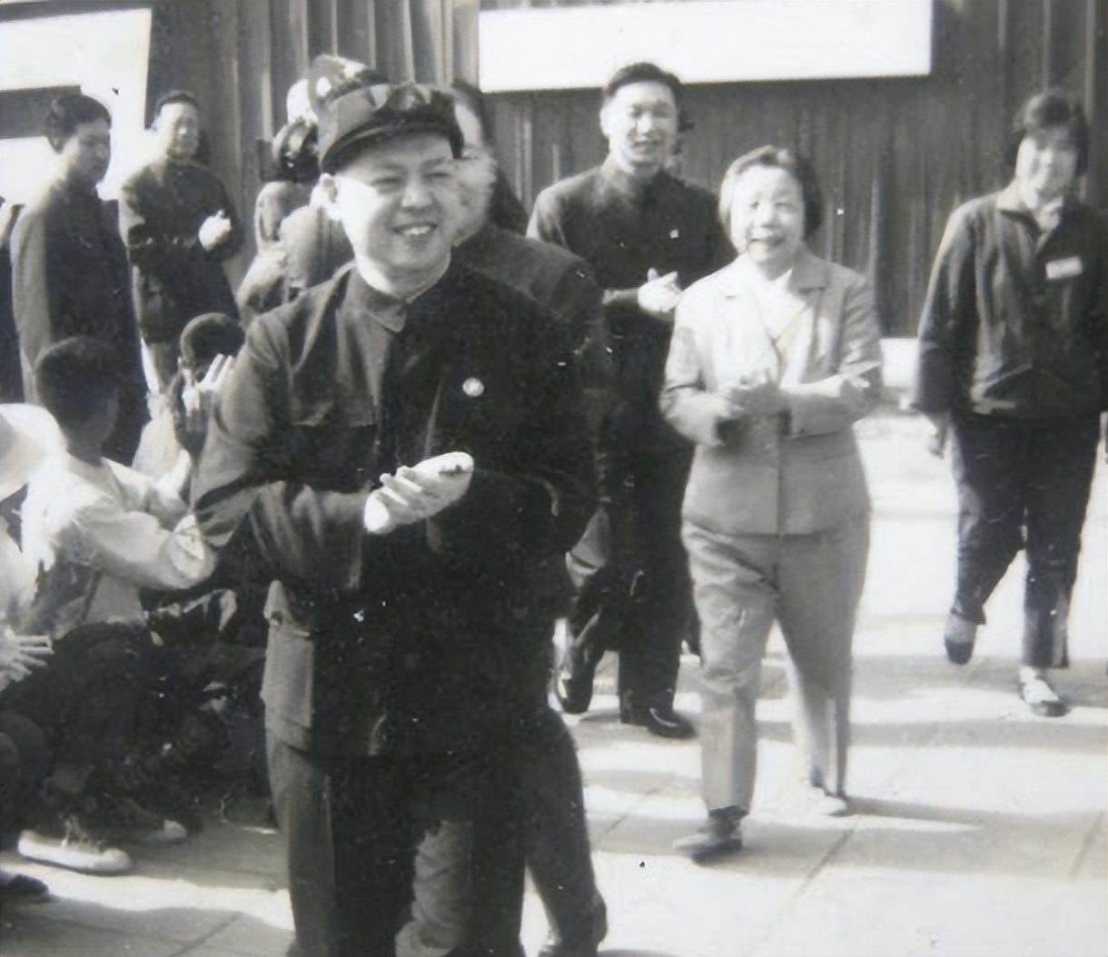 After Wang Hongwen was arrested, he lamented: Zhang Chunqiao thought he ...