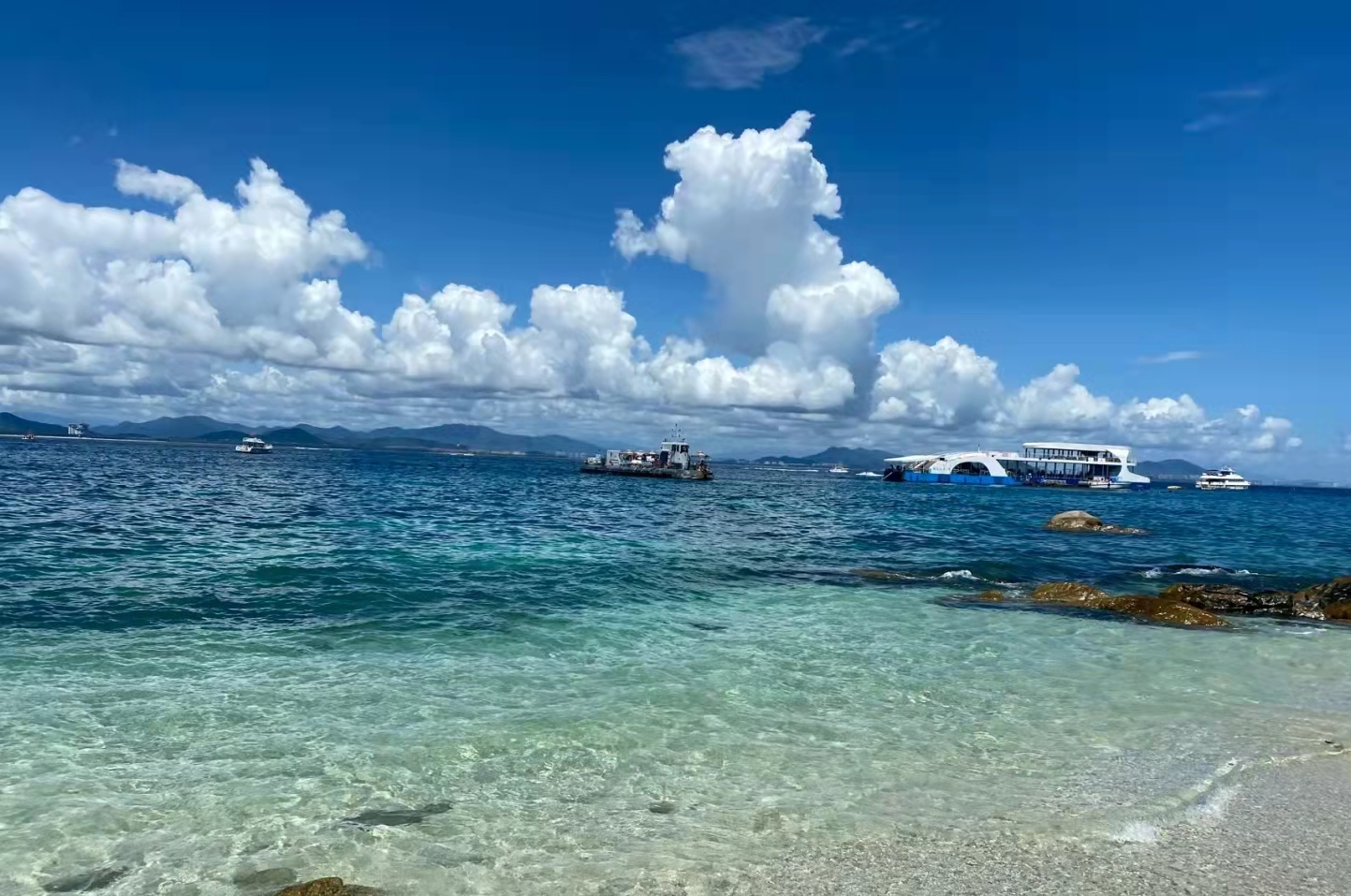 What to bring, wear and play in Sanya in winter - iNEWS