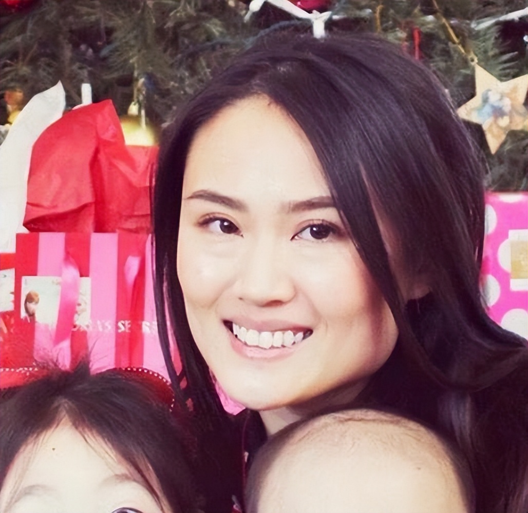 Angie Li, the wife of a gymnastics champion, The Knockout emphasized ...