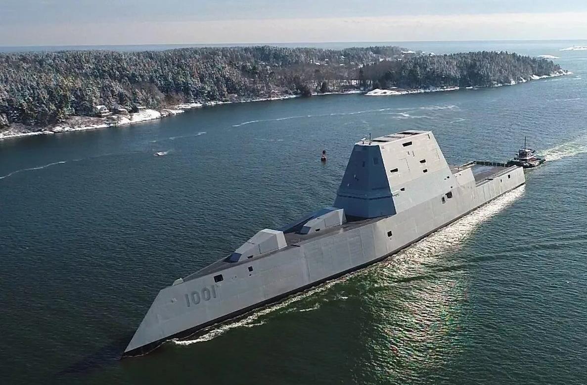 DDG-1000 destroyer, although its appearance is sci-fi, it has obvious ...
