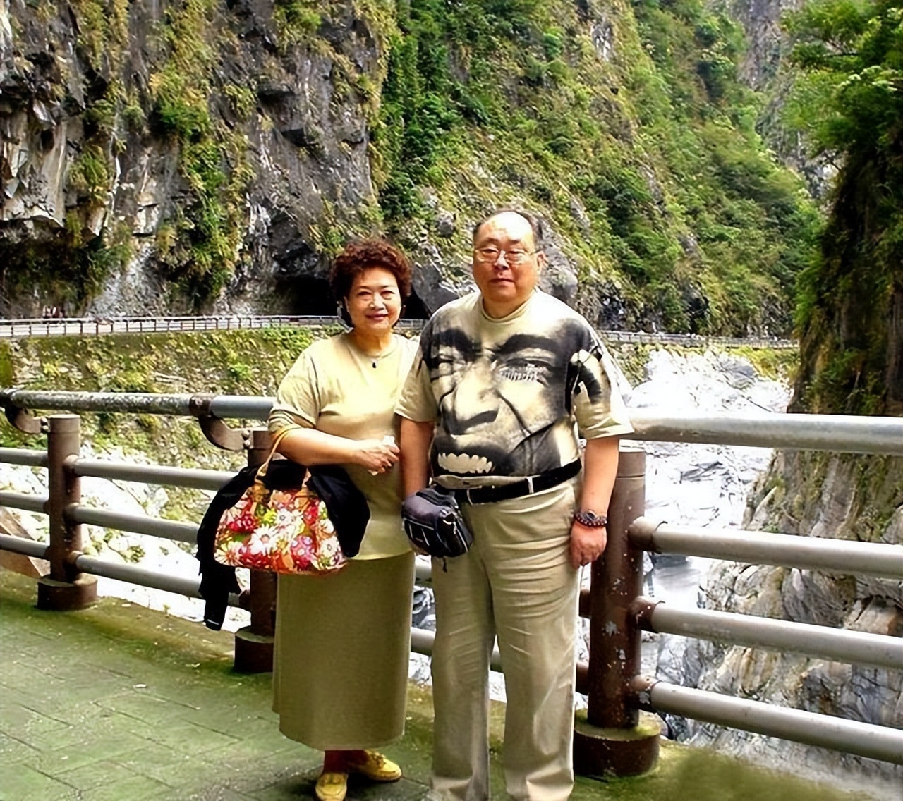 Soprano Zhu Fengbo: A marriage is a lifetime, 14 years after the death ...