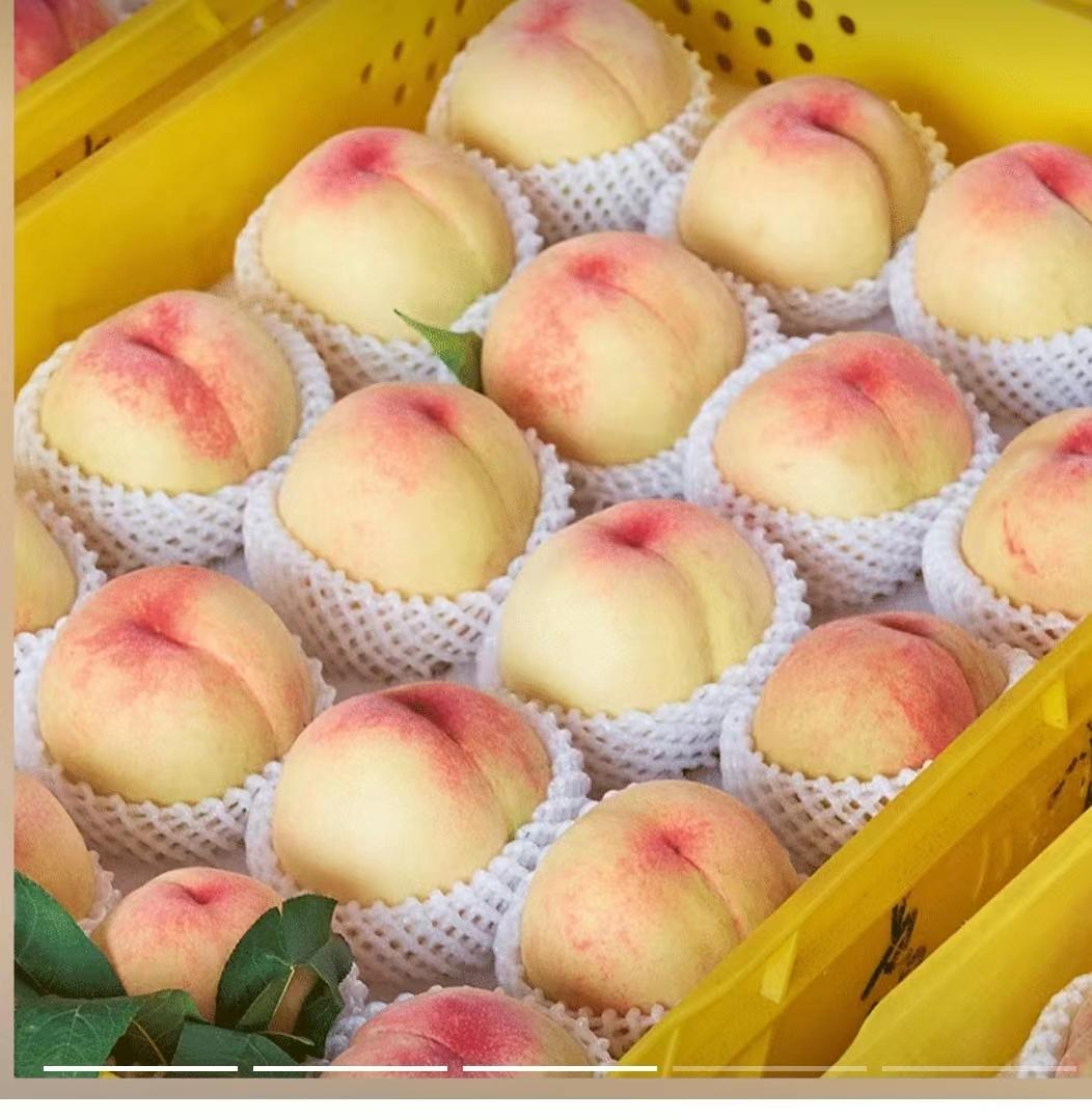 In addition to zongzi for the Dragon Boat Festival, the peaches from ...