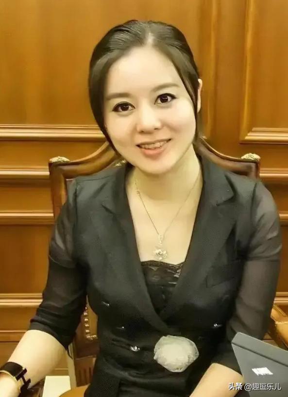 Yu Wenhong's real face was exposed again, she was dressed cheaply, and ...