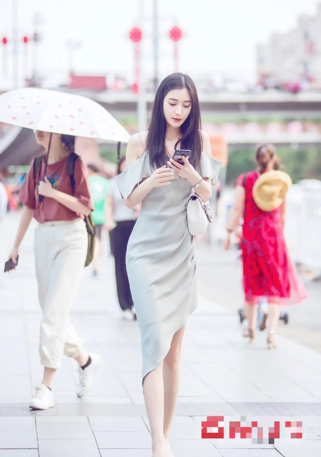 Chuanyu Street photo of Yaomei and Miss Sister is good-looking - iNEWS