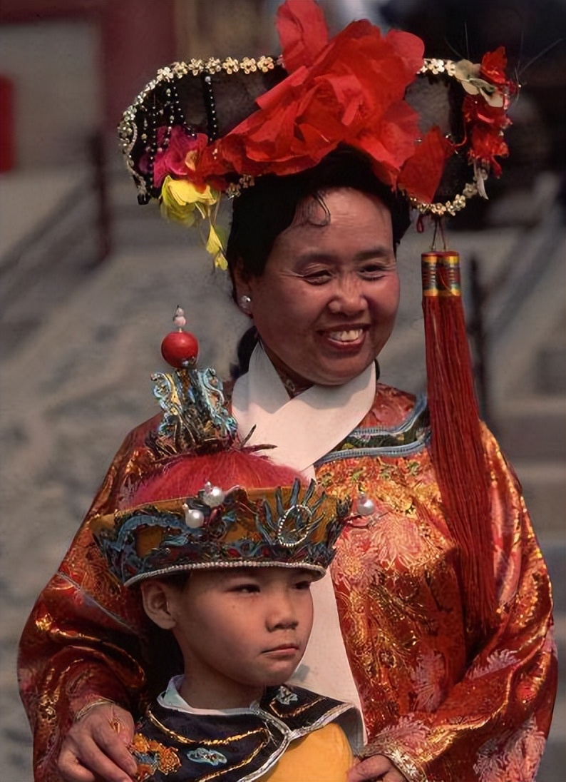 A Study on the Cultural Semantics of Manchu Food and Clothing Words - iNEWS