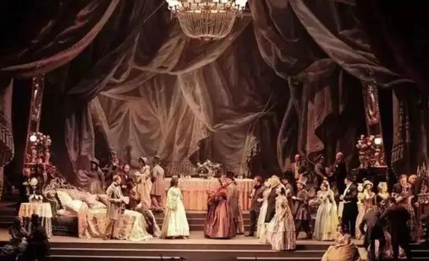 Exploring the Differences between Chinese Drama and Western Opera - iMedia