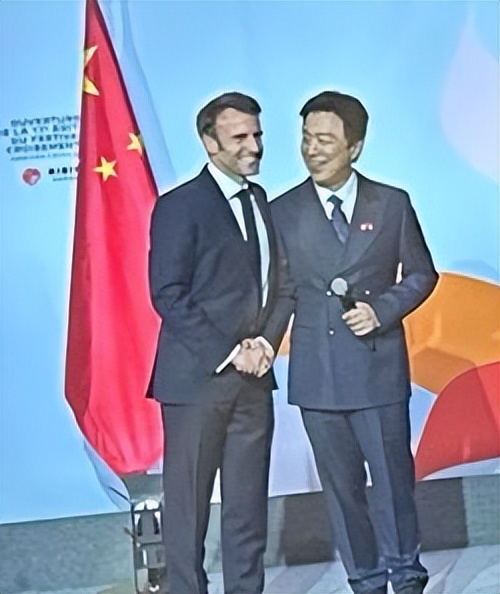 Gap! Gong Li and his wife took French President Macron's special plane ...