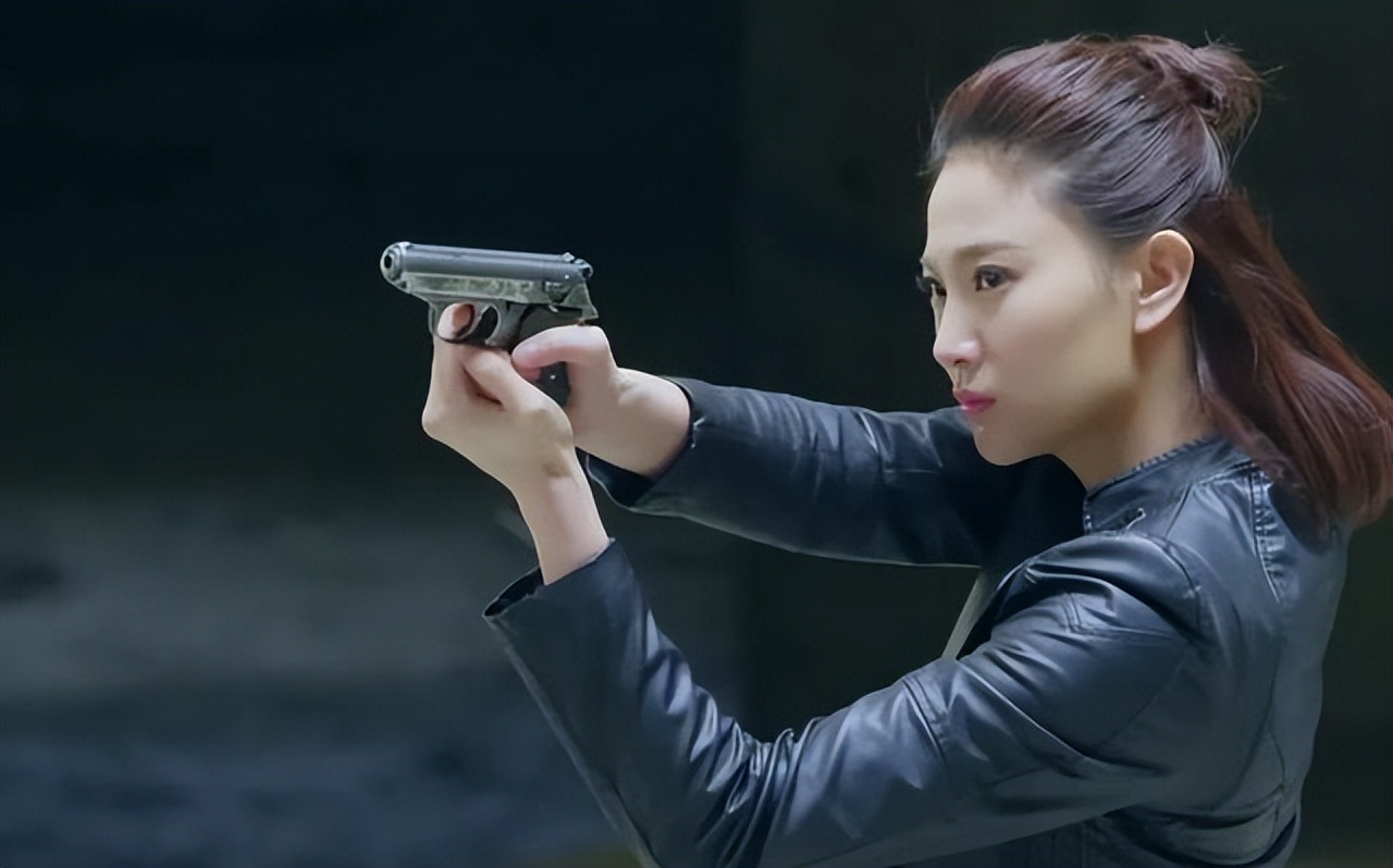 Hou Mengsha became popular because of the military drama, her partner ...