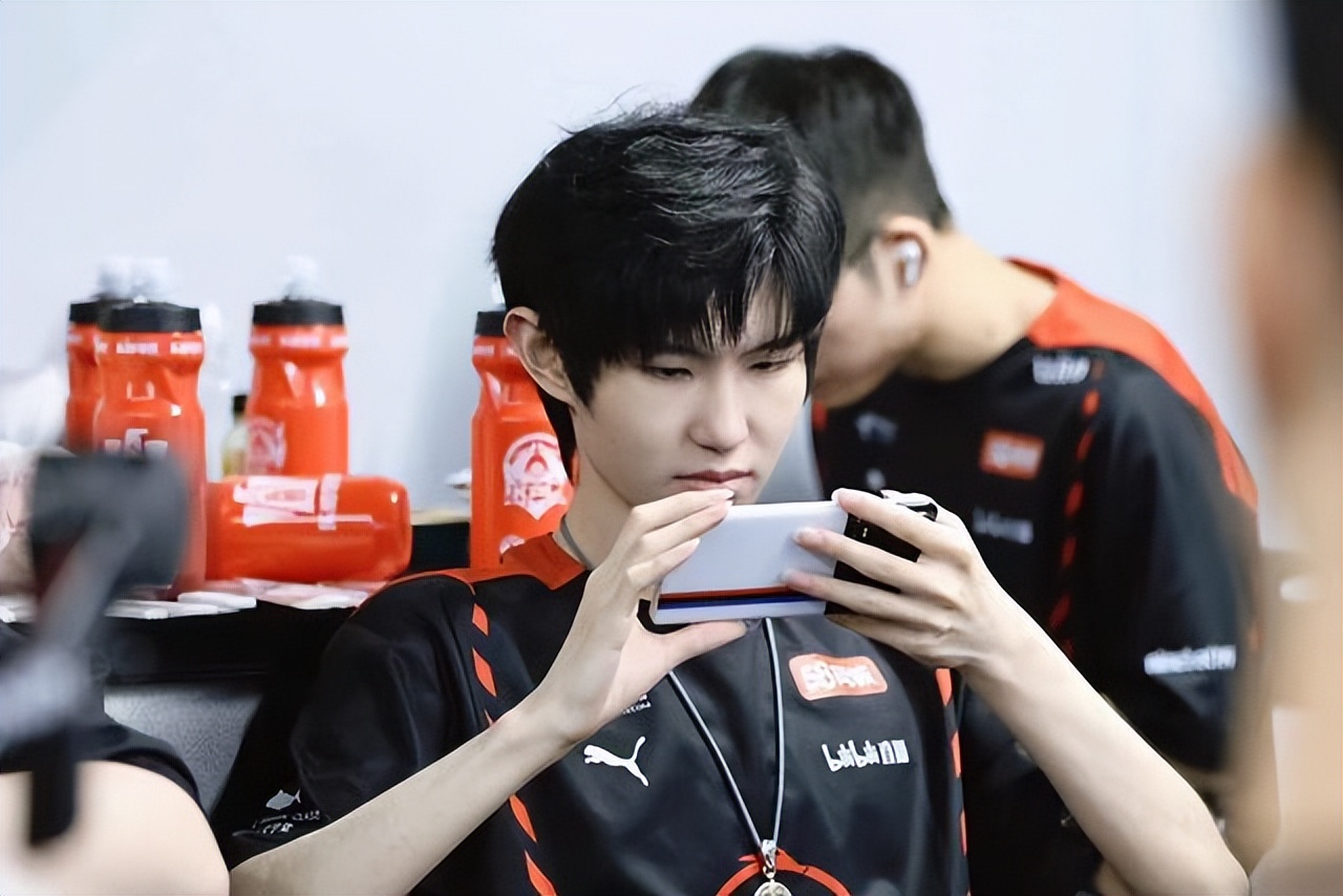 The owner of the melon revealed that the salary of AG players: Weiyang ...