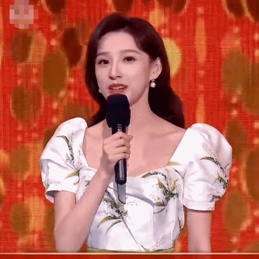 Ma Fanshu hosted the Spring Festival Gala for the first time and amazed ...