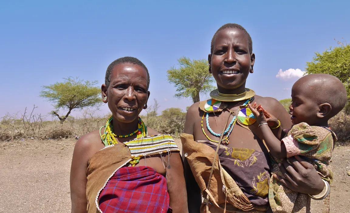 Indian "pure female" tribes, without a single male, how do they ...