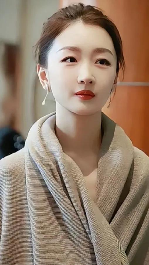 Zhou Dongyu - iNEWS