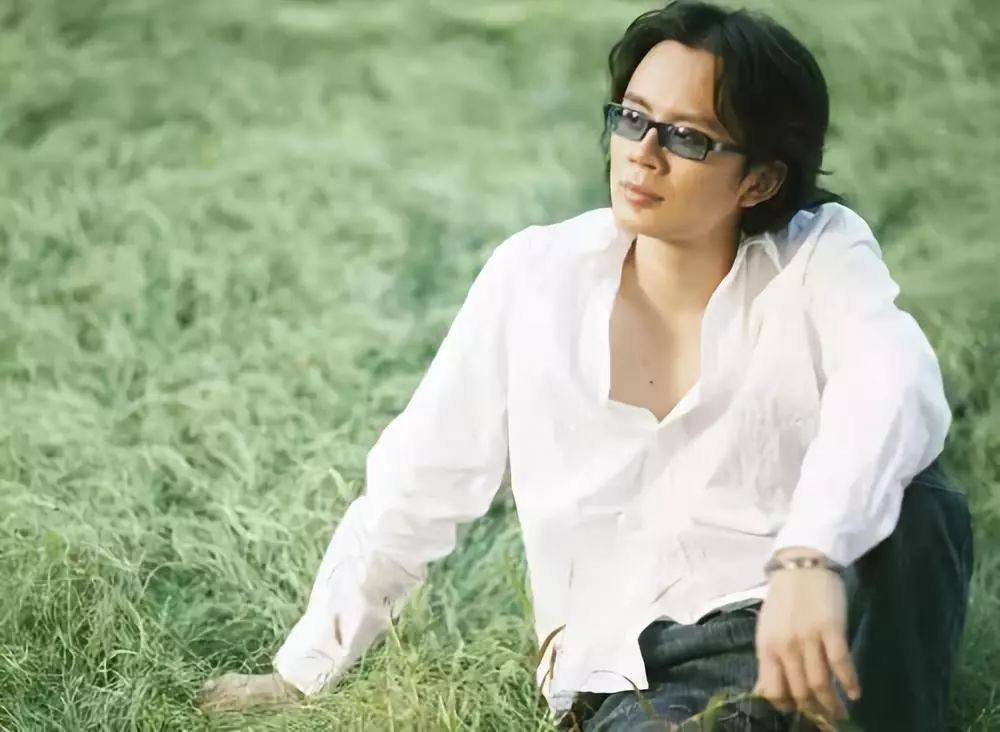 Who is the dead person in the song [Lilac Flower]? 20 years have passed ...