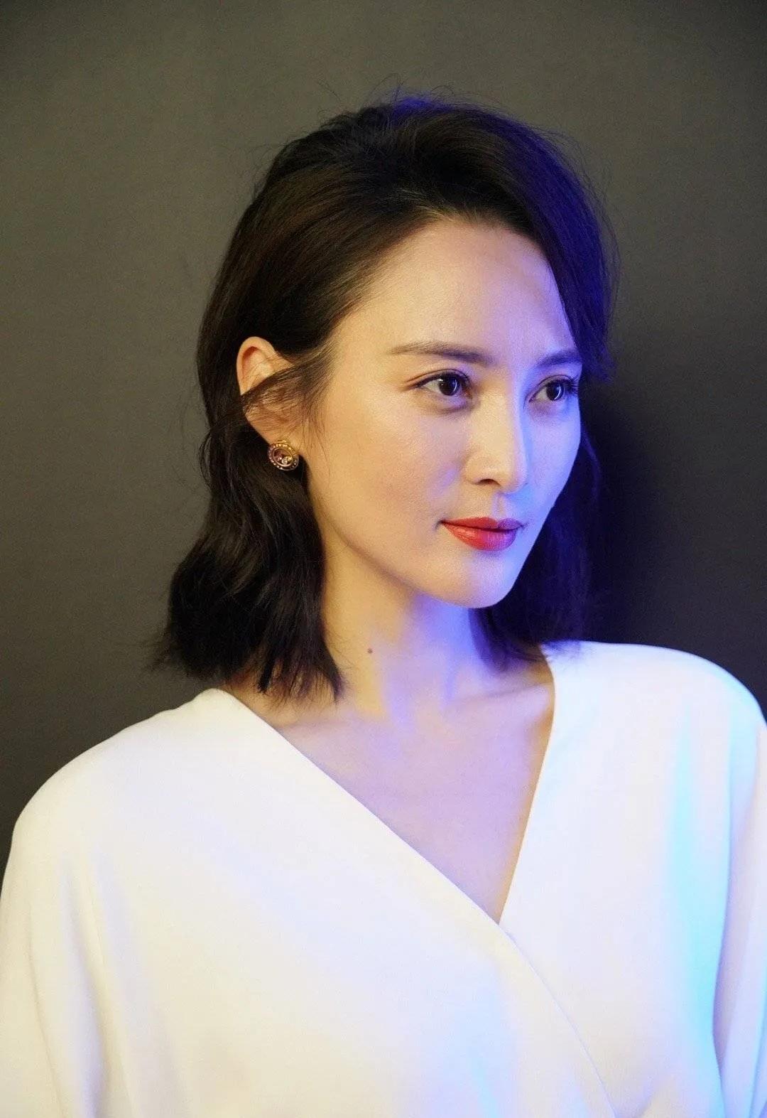 "The Goddess of Agelessness" Jiang Qinqin's beautiful pictures to share ...