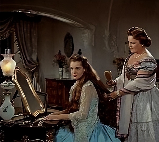 From an innocent girl to a kind queen, Princess Sissi performed a ...