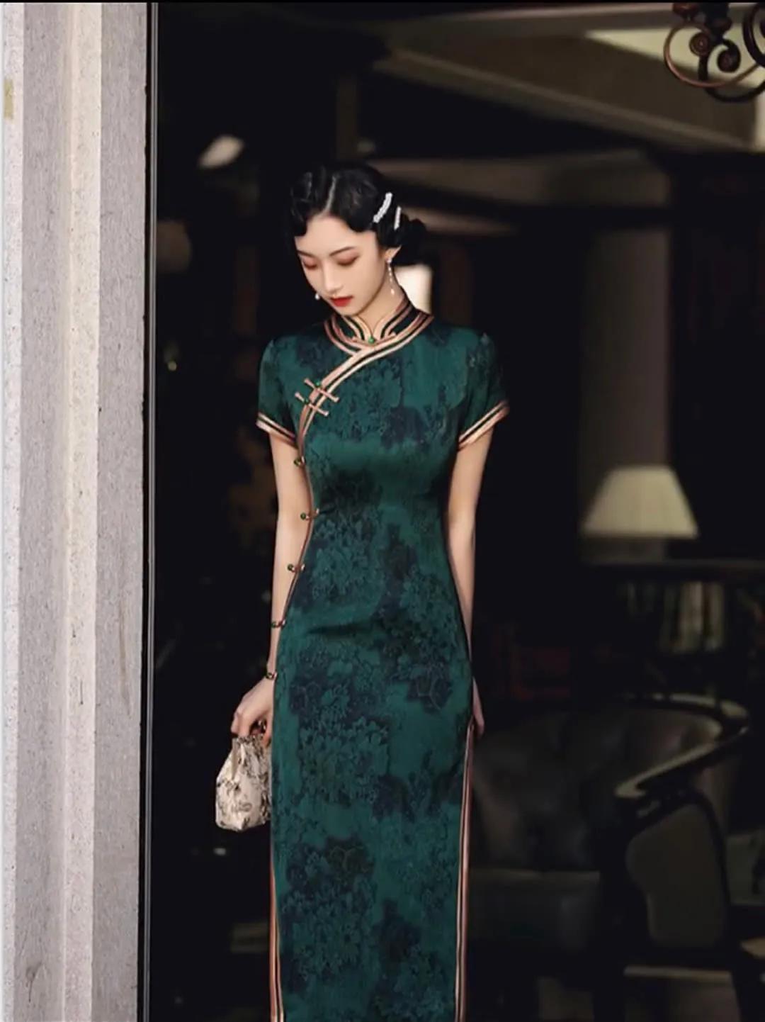 What is the meaning and symbol of the cheongsam?I'll tell you - iNEWS