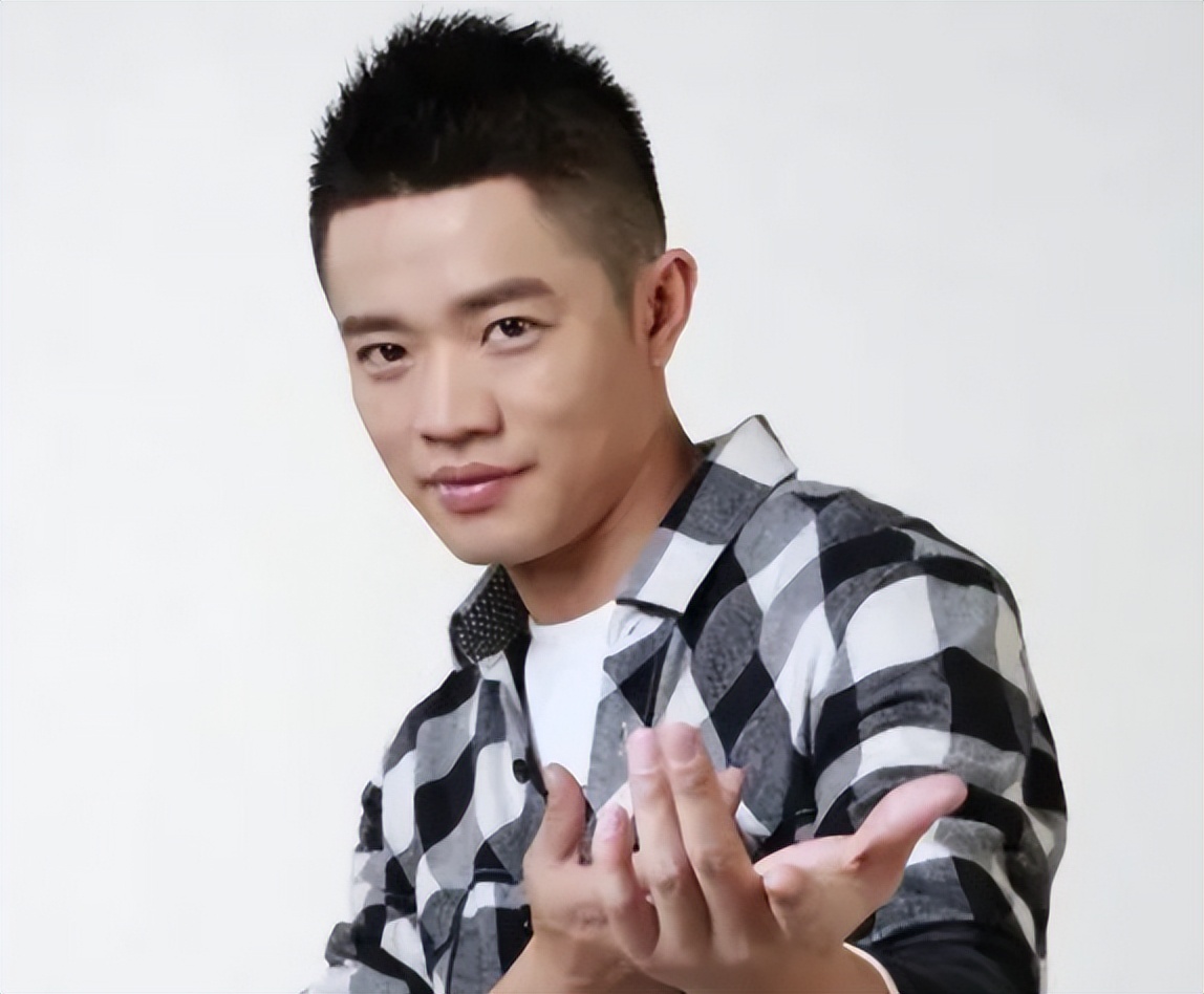 Linghua no longer hides, admits that she has a "special relationship" with Zeng Yi, Phoenix ...