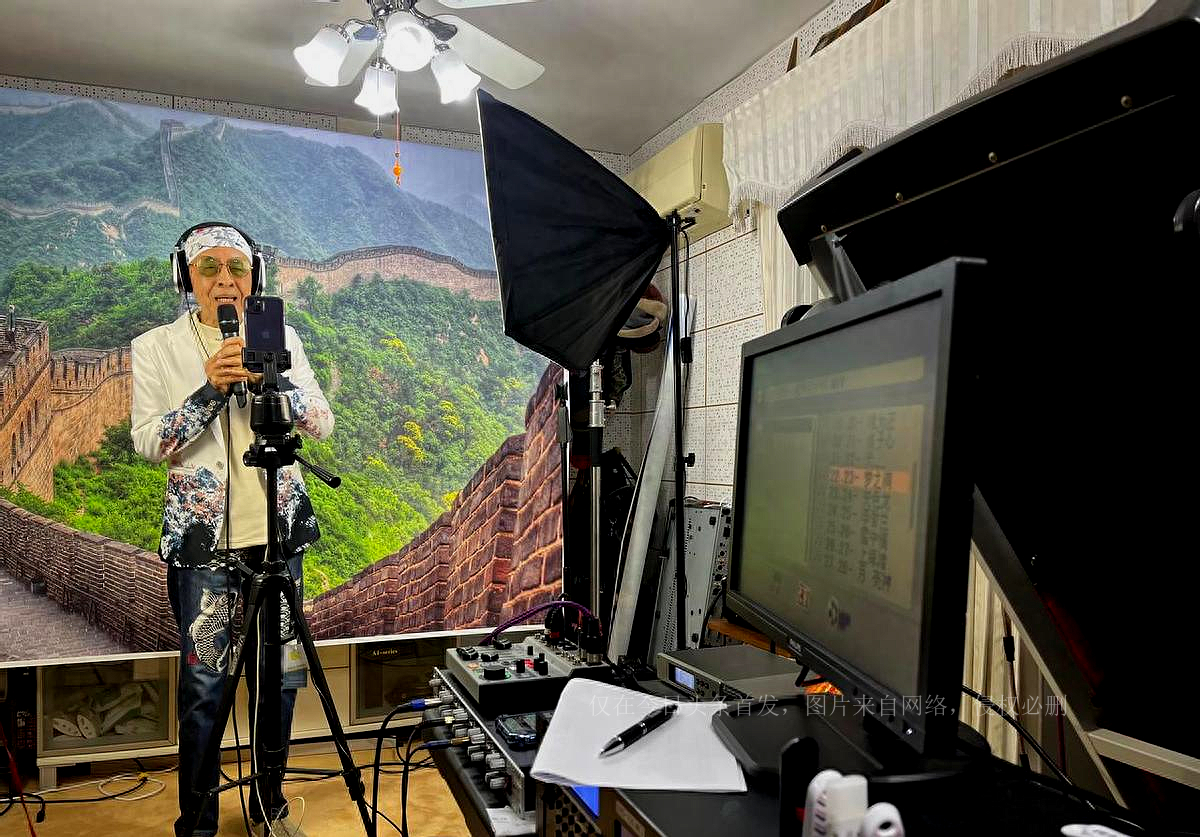The original singer of "The Great Wall Will Never Fall" became popular ...