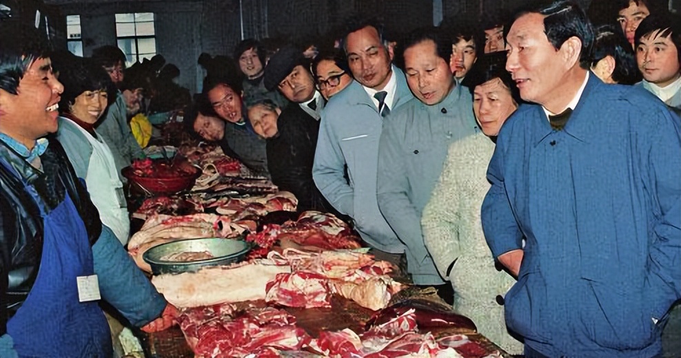 Premier Zhu Rongji's two letters are different in style. - iNEWS