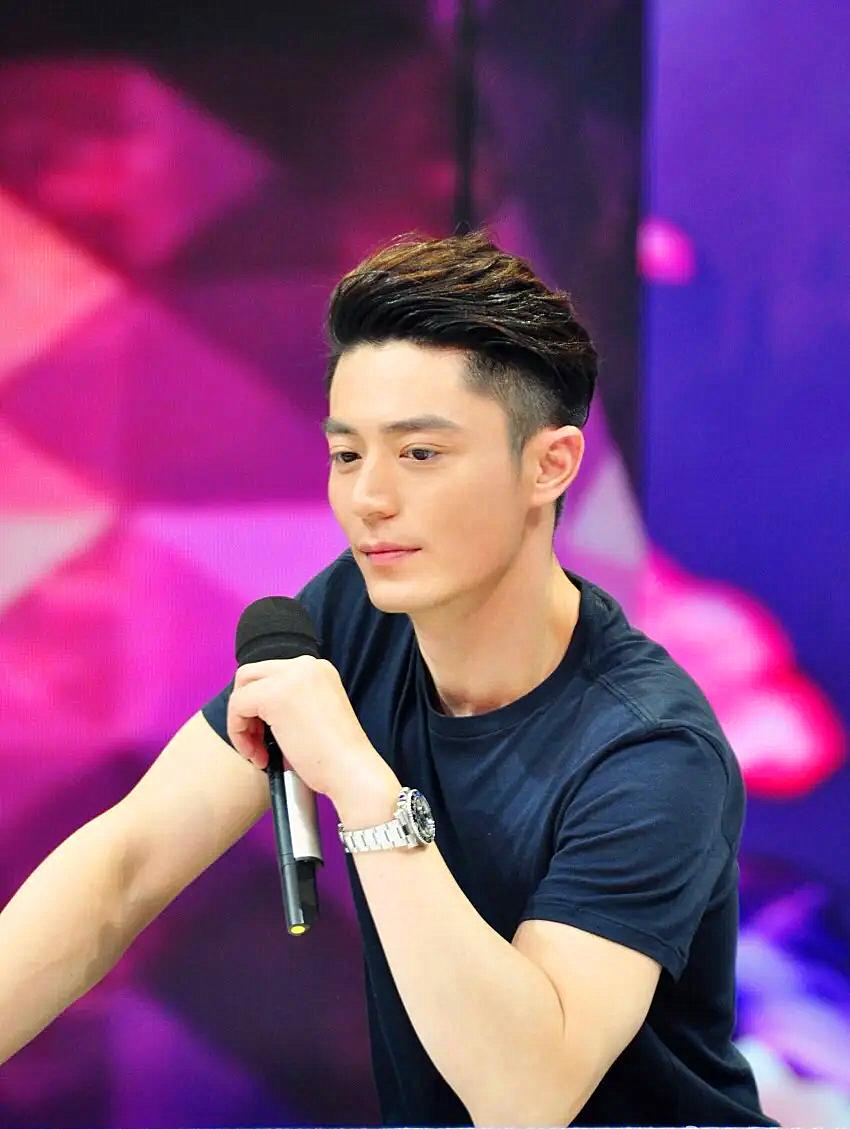 Huo Jianhua hugged Zhao Liying intimately, paying attention to Ruby Lin ...