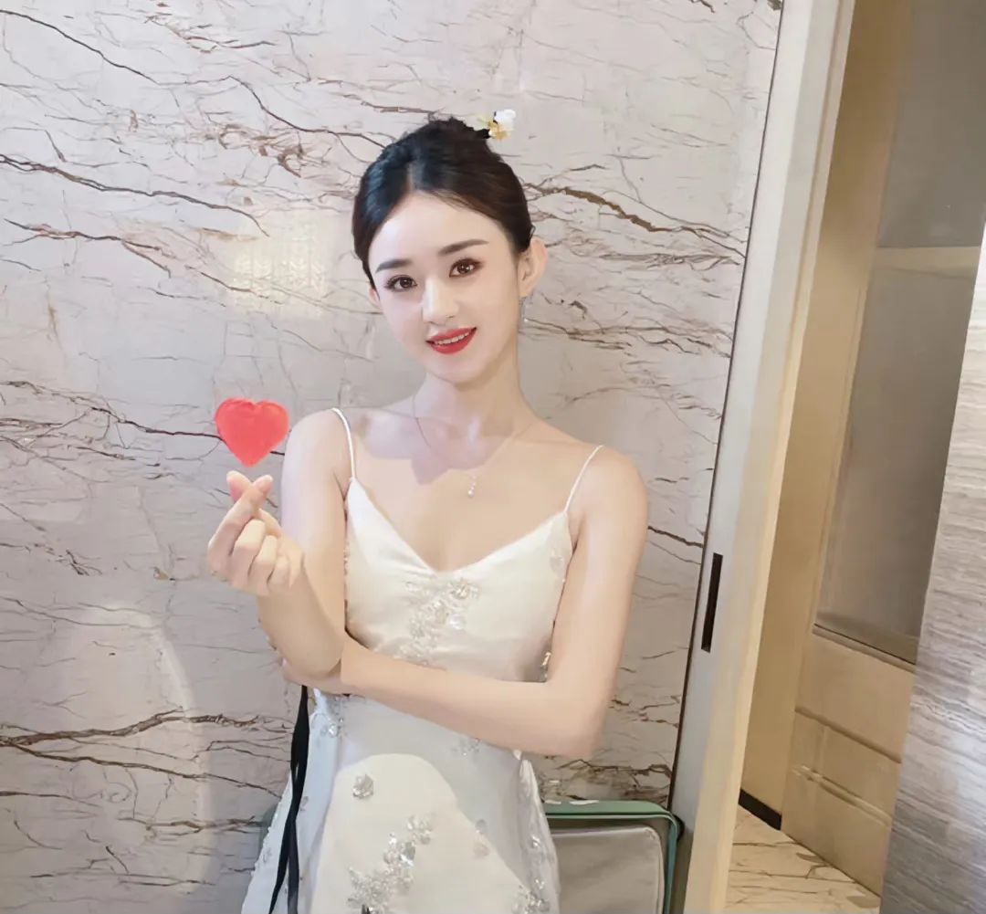 Zhao Liying, Fan Jiuyi, Liu Yuning Zhao Lusi, Feng Xiaogang, Lou Yixiao - iNEWS