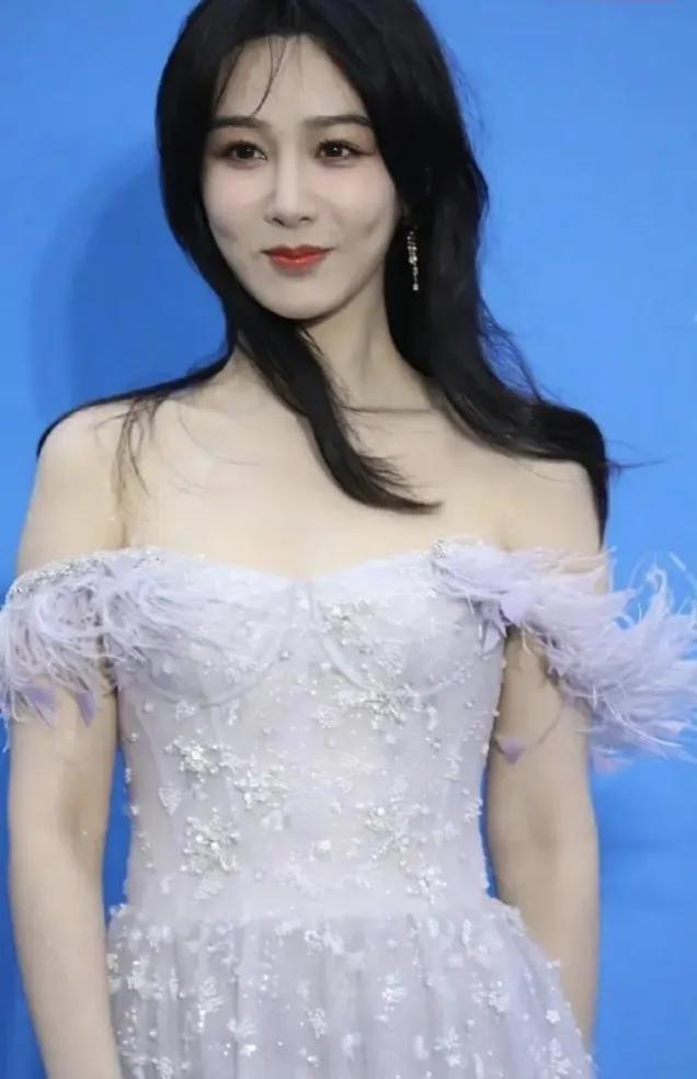 Yang Zi, who had been silent for a long time, finally appeared on the ...